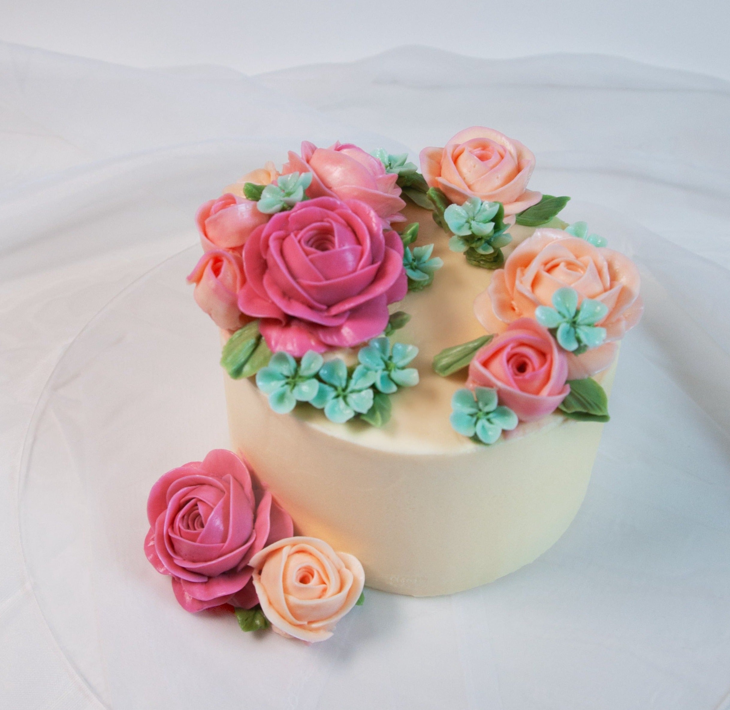 Lovely Roses Buttercream Sponge Cake – Sweet Flowers Cake